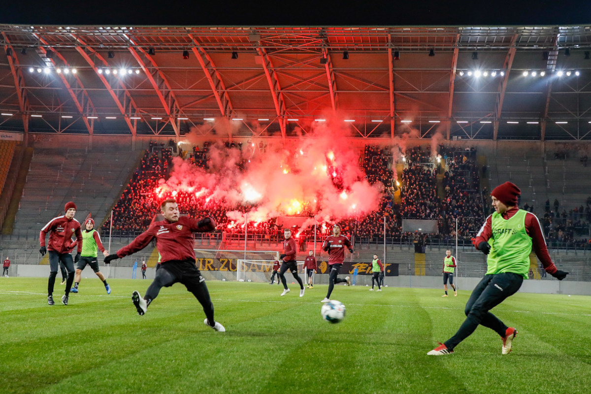 4.000 Dynamo-Fans bei kollektivem Trainingsbesuch im RHS ...